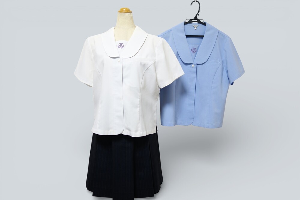 制服市場 - 大阪府 324 宣真高校 大きめ（旧々モデル）半袖ブラウス2枚＆ストライプスカート（夏） 15号・W78